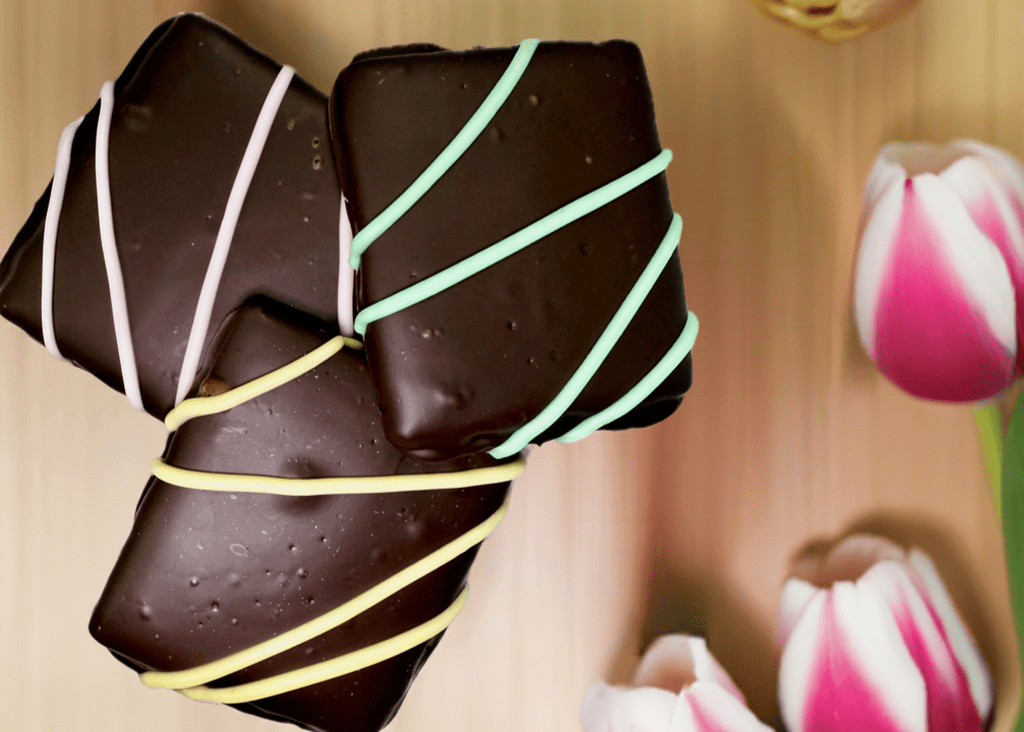 Dark Chocolate Graham Crackers Six – Chamberlains Chocolate Factory & Cafe